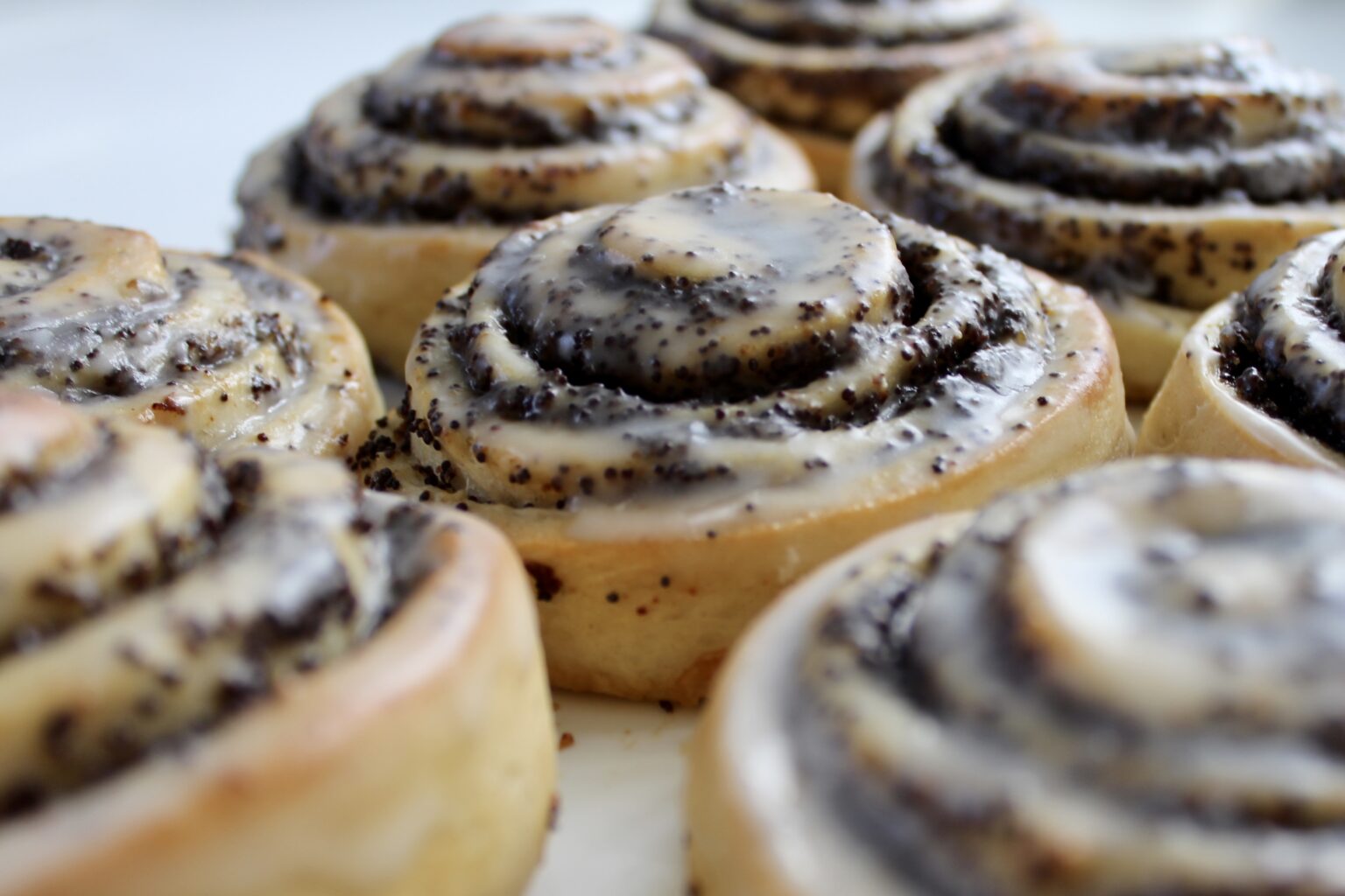 Kitkat og M&M’s kage (Chokoladelagkage) – Bage-bloggen